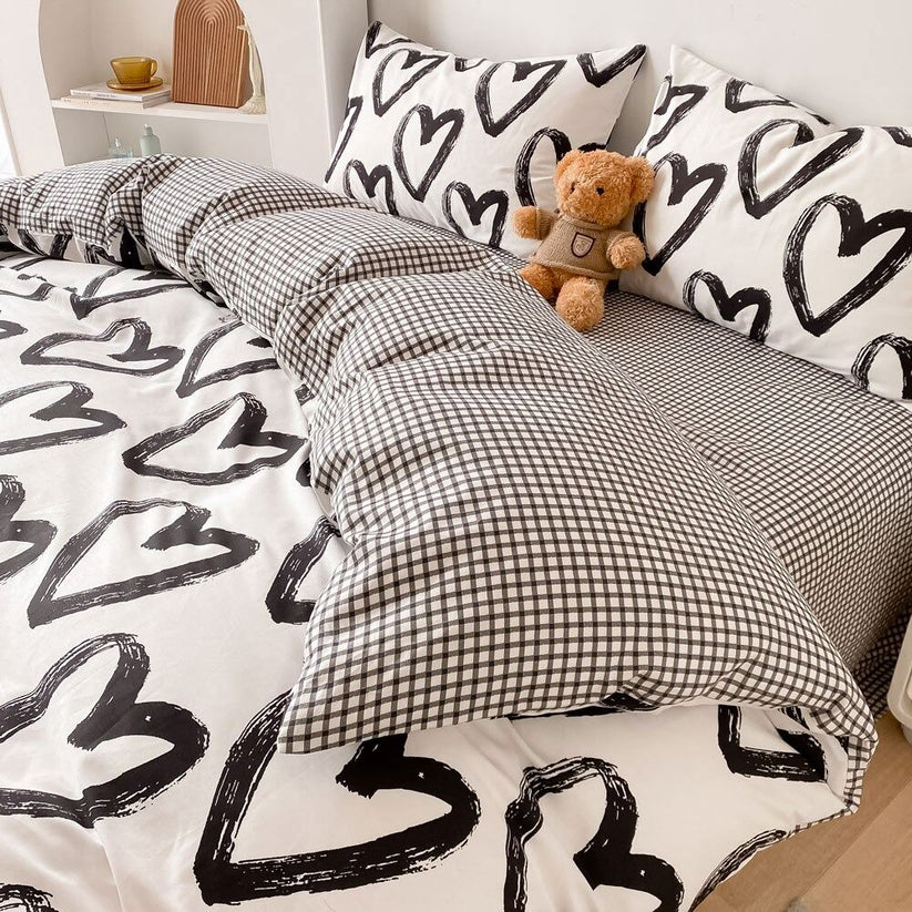 Painted Heart Bedding Set | Aesthetic Bedding - roomtery