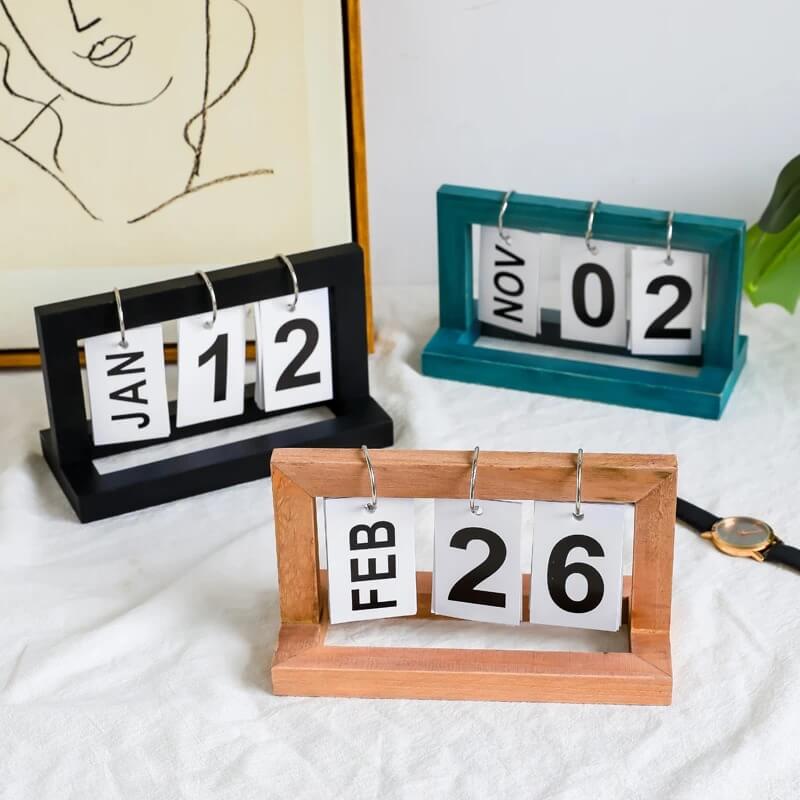 Flipping Desk Calendar - Shop Online on roomtery